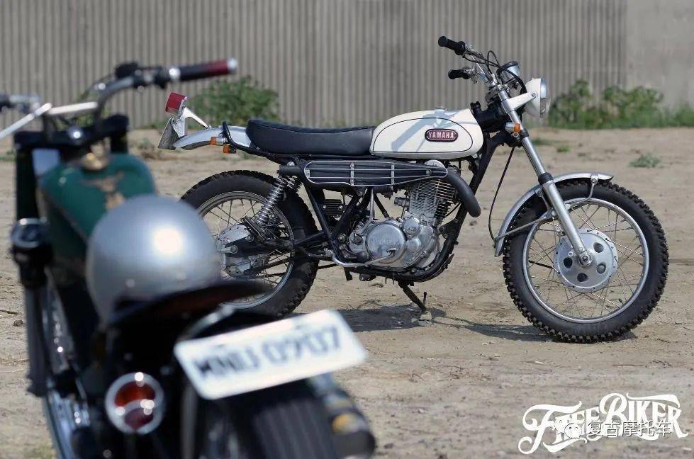 用经典复刻经典：当SR400遇上DT-1 | 每日一车_搜狐汽车_搜狐网