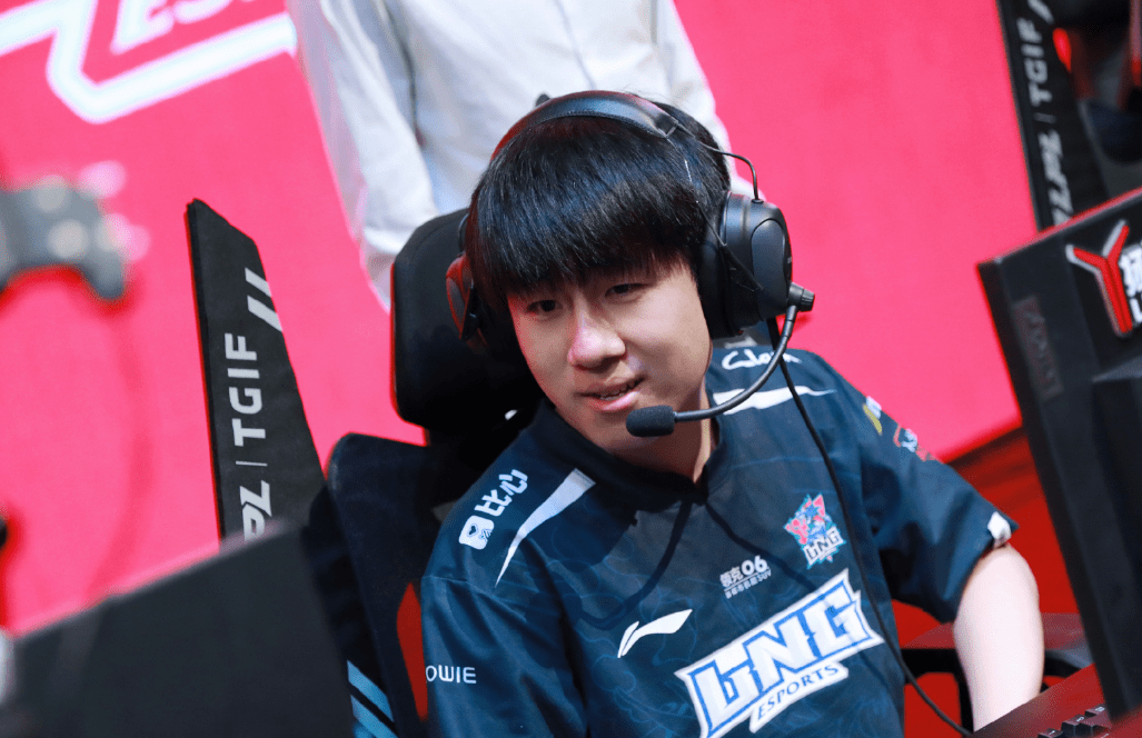 你的队友真好用！RNG惨遭LNG横扫，GALA发挥出色_比赛_位置_选手