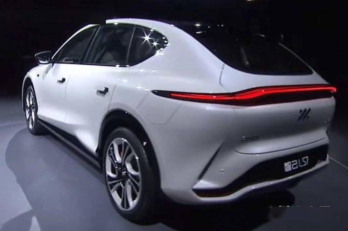 智己LS7新车型售28.98万起！配半幅方向盘 续航510km_搜狐汽车_搜狐网