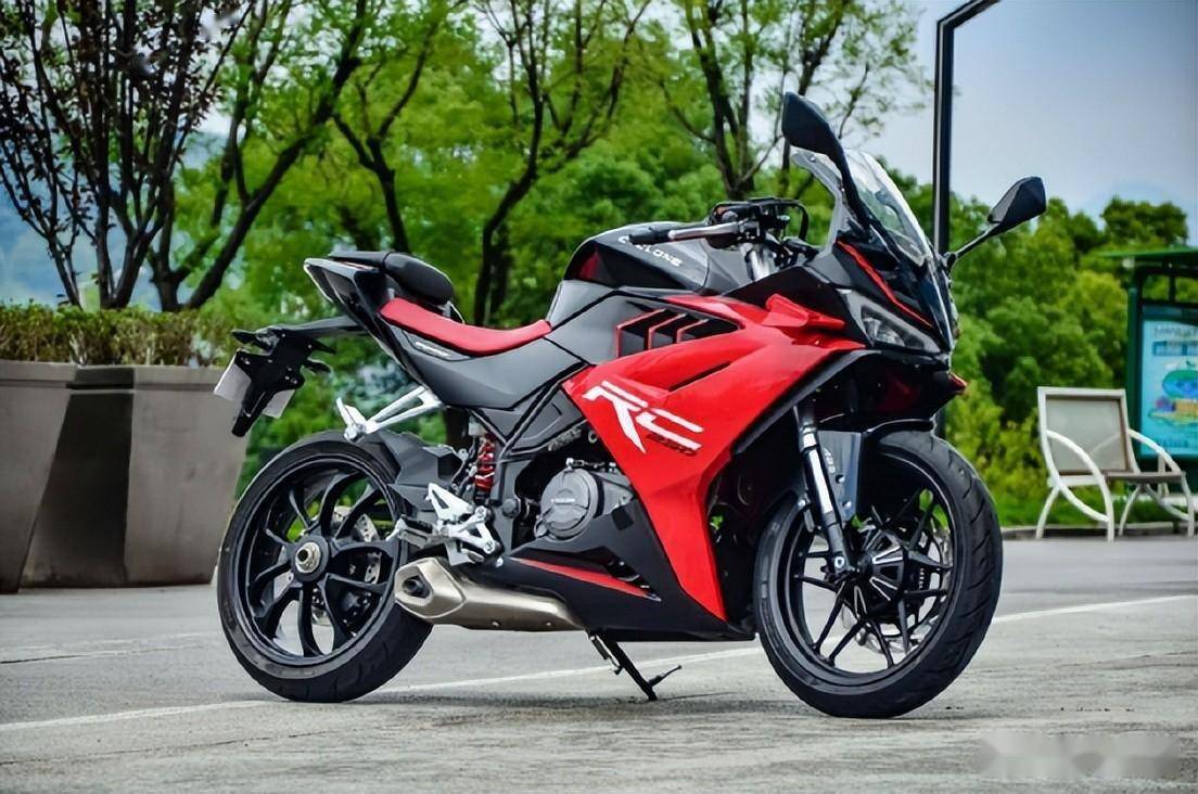 颜值到位，好骑不贵——赛科龙RC250动态评测_搜狐汽车_搜狐网
