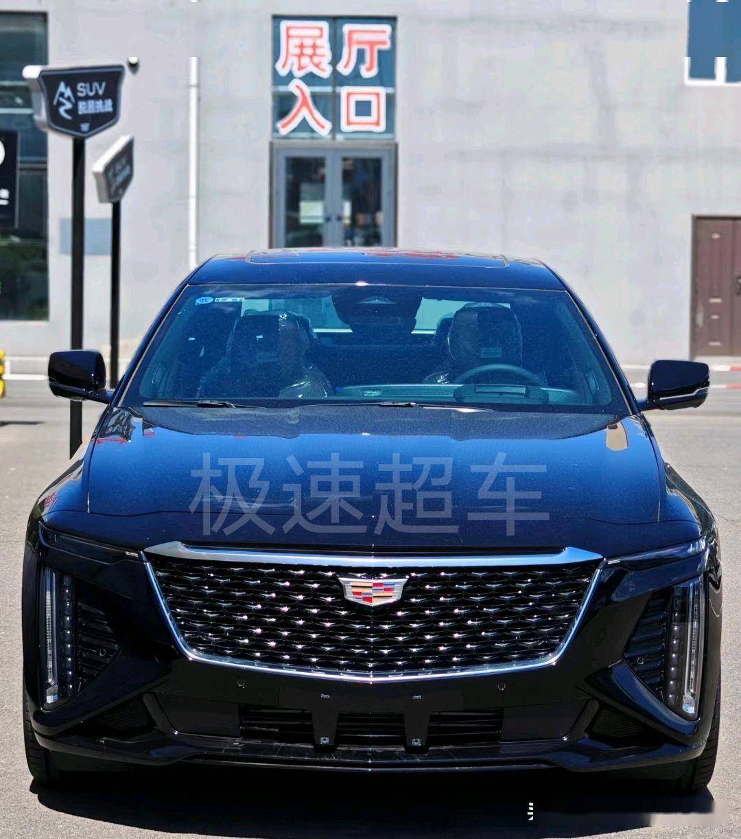 低调的豪华轿车！新款凯迪拉克CT6进店，神秘大气，标配曲面屏_搜狐汽车_搜狐网