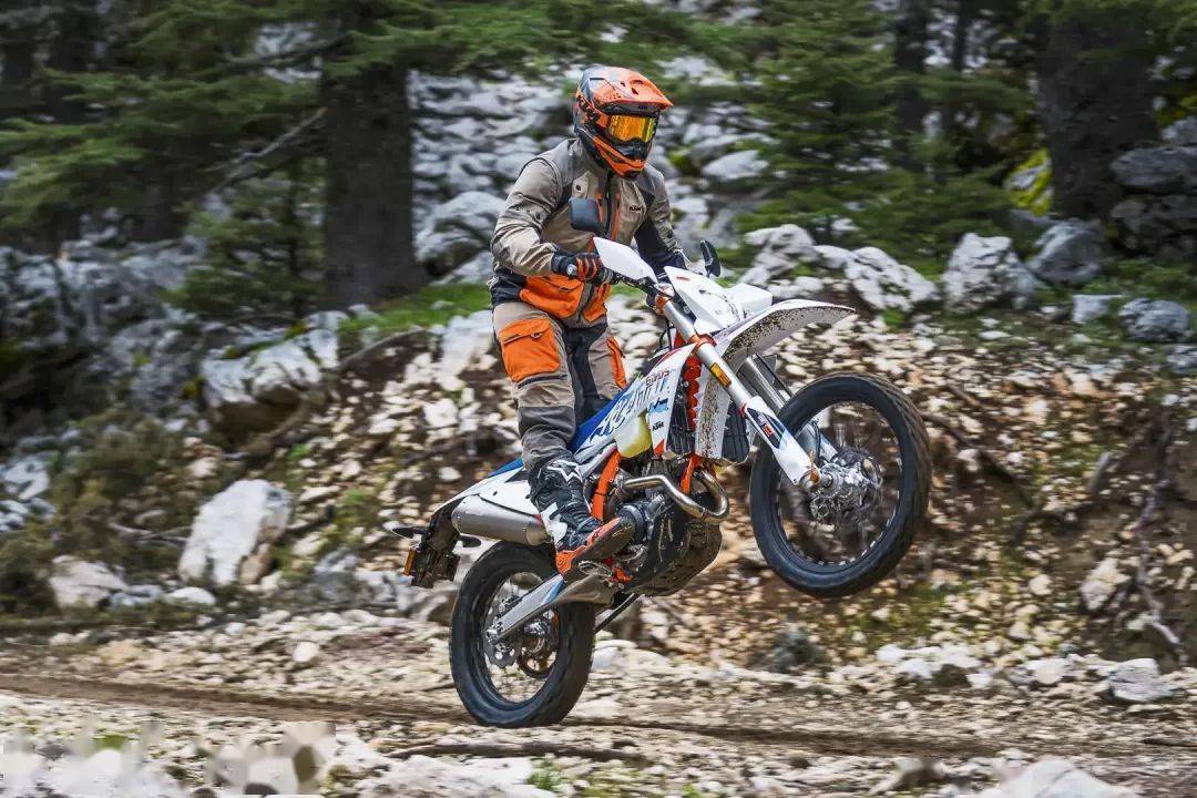 泥巴佬的快乐——2024 KTM 500 EXC-F首次发布_搜狐汽车_搜狐网