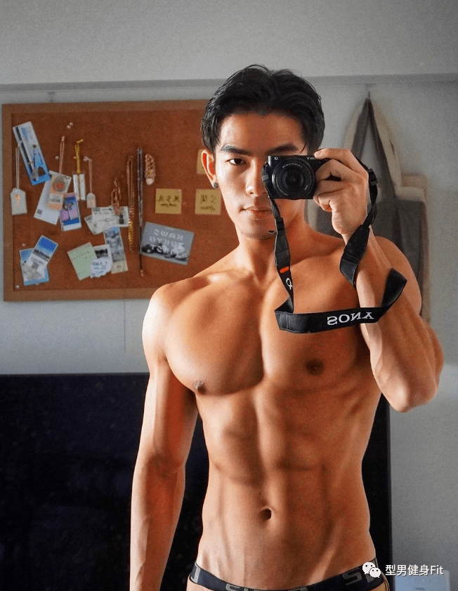 日本黑皮运动肌肉男写真
