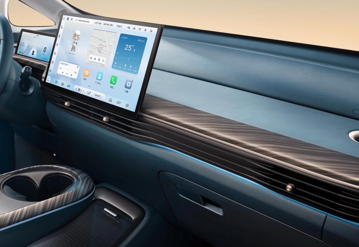 宝骏云朵PK比亚迪海豚，前者拥有LingOS 2.0加持，智能化更胜一筹_搜狐汽车_搜狐网