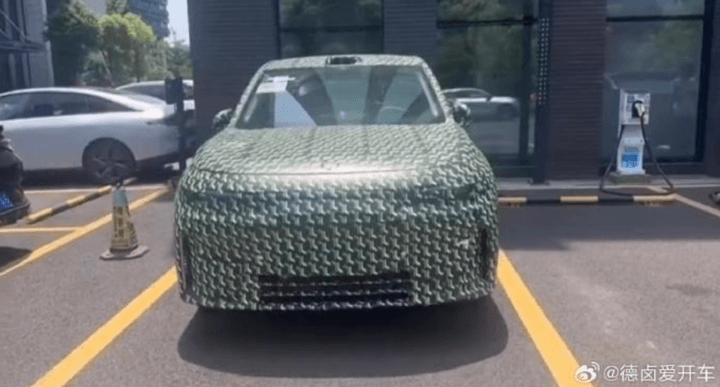 零跑全新中大型SUV B11谍照曝光 9月首发亮相_搜狐汽车_搜狐网