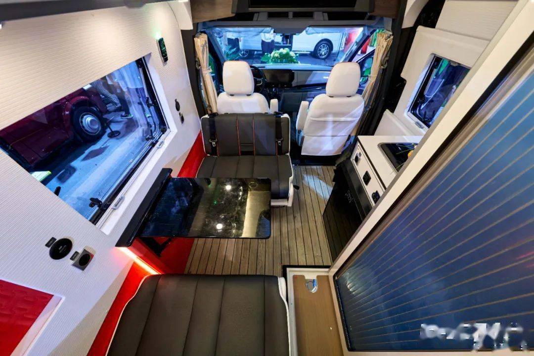 展会第二日：2.3T+8AT的V363来了 卫航福特·黑豹全新布局正式发布!_搜狐汽车_搜狐网