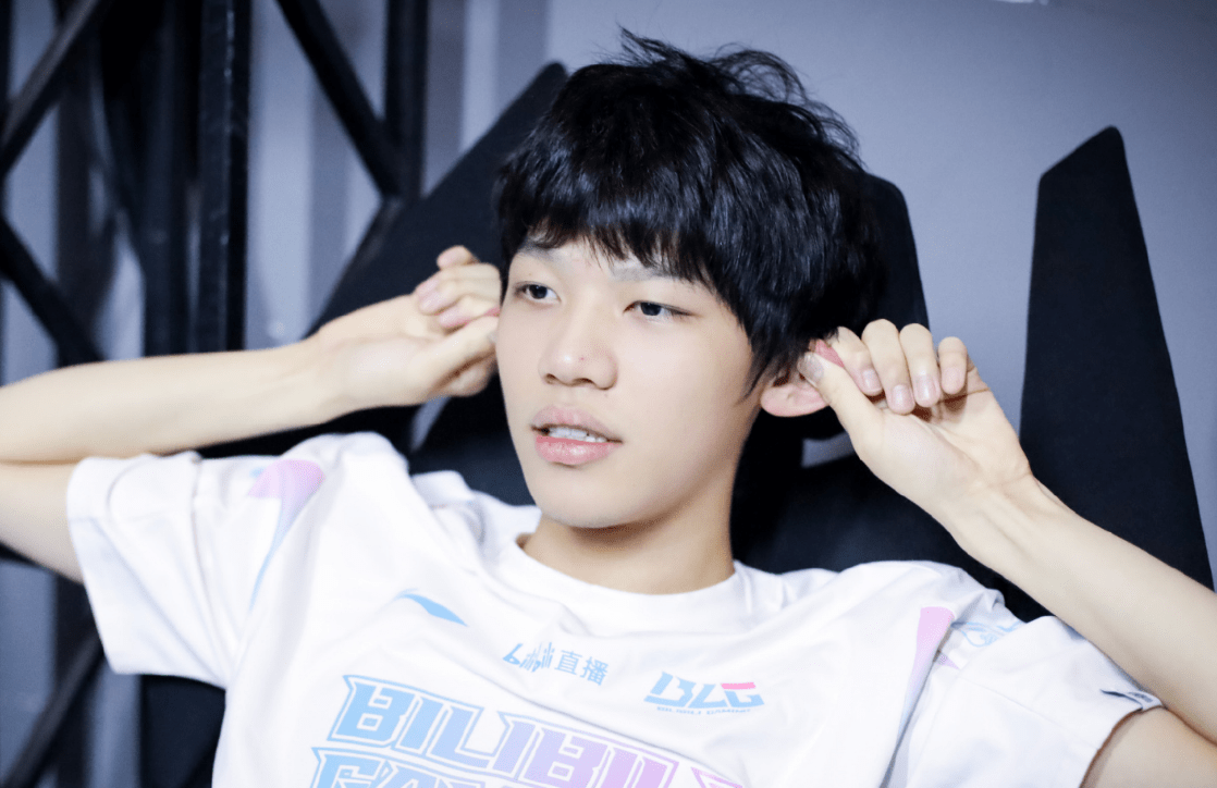 七擒加零封！BLG再次不敌JDG，Bin深夜发文让人感慨_比赛_差距_心态