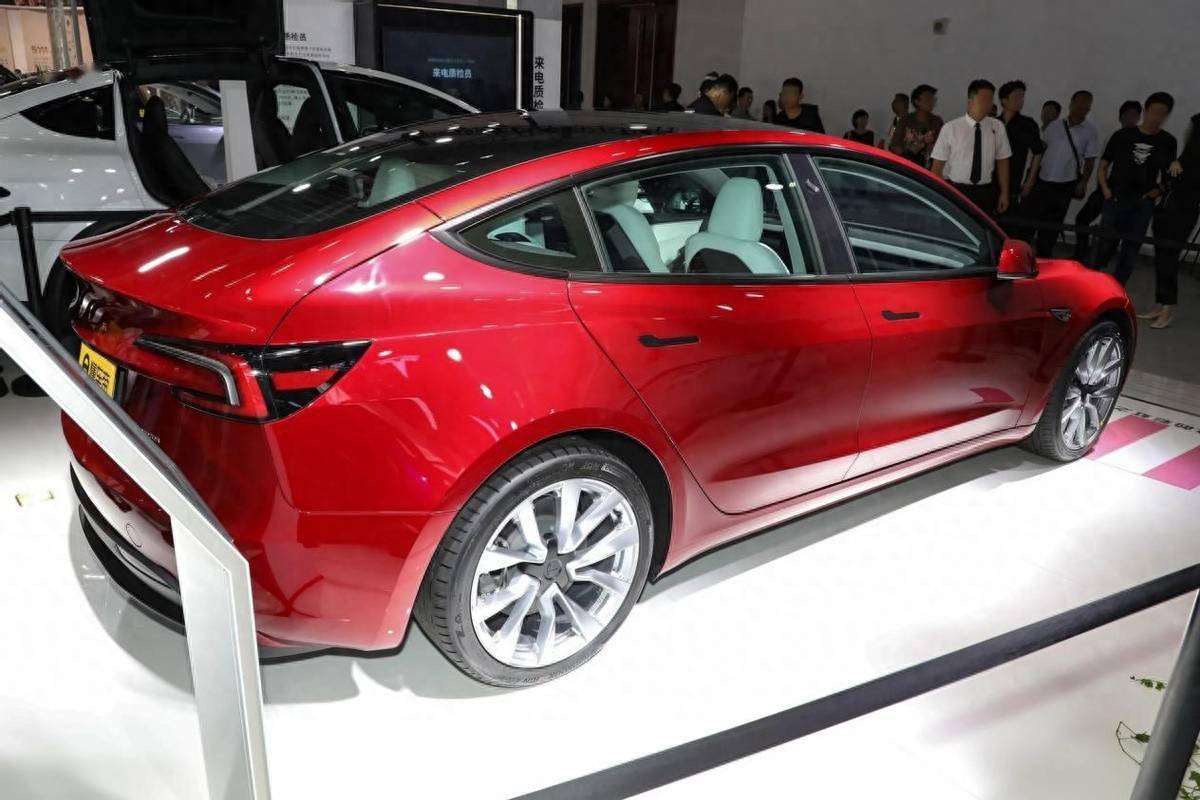 入手丰田bZ3还是咬牙上特斯拉Model 3，该咋选？_搜狐汽车_搜狐网