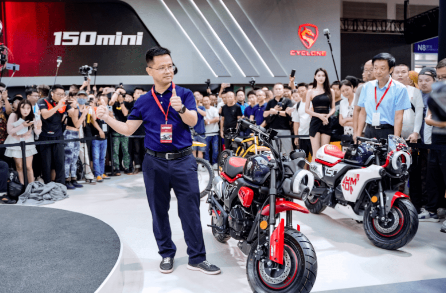 四缸顶流RC680R领衔，赛科龙多款新车夺目亮相！_搜狐汽车_搜狐网