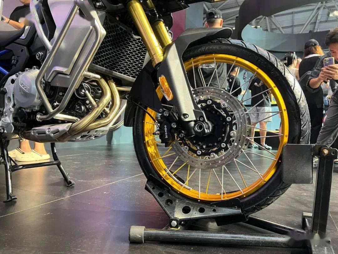 四缸RR666S、DS900X、RR350，无极三款新车亮相_搜狐汽车_搜狐网
