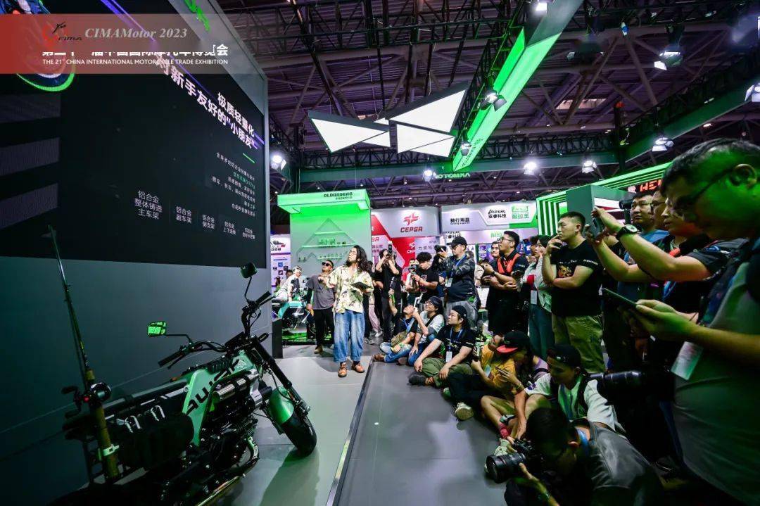 ￥9880元“枪调”拉满——AWAK MOTOR品牌发布暨首款新品AK11发布_搜狐汽车_搜狐网