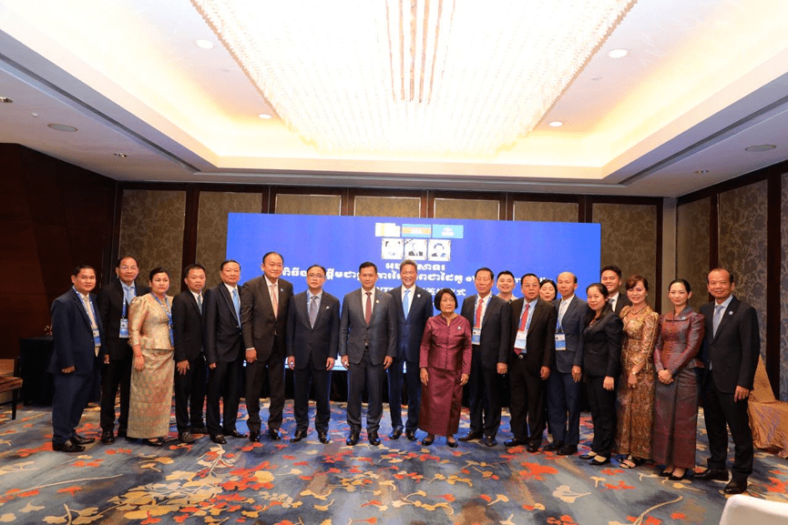 柬埔寨华商投资协会顺应一带一路政策，协助华人企业落地柬埔寨的引领者_的发展_会议_经济