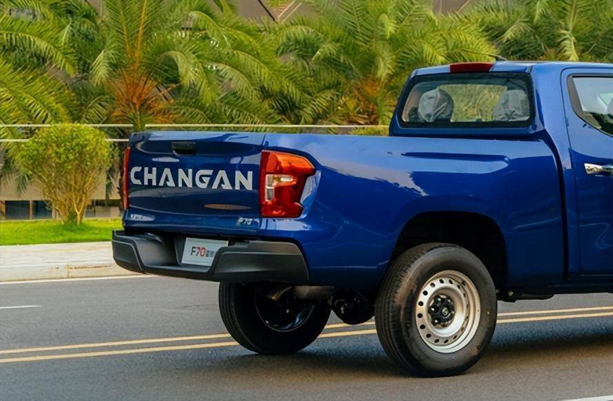 8.99万起 长安F70蓝鲸版上市 2.0T+采埃孚8AT 创富皮卡新卷王_搜狐汽车_搜狐网