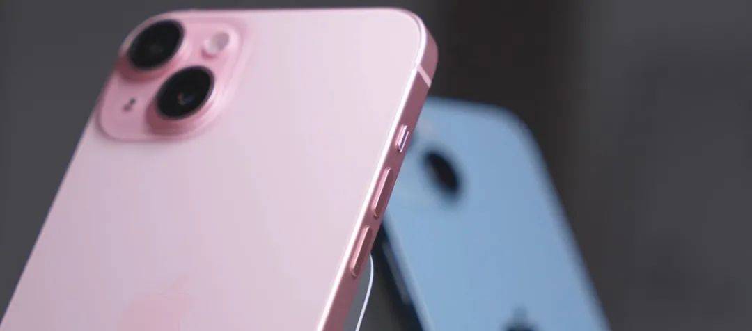 iPhone 15 Plus 上手体验：依然是最适合大众的 iPhone_Pro_系列_数字