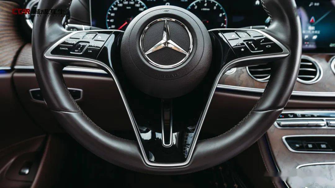(最新到店)美学+豪华“E”术，还带龙膜，仅30几万！【奔驰E级 2022款 E260L】_搜狐汽车_搜狐网