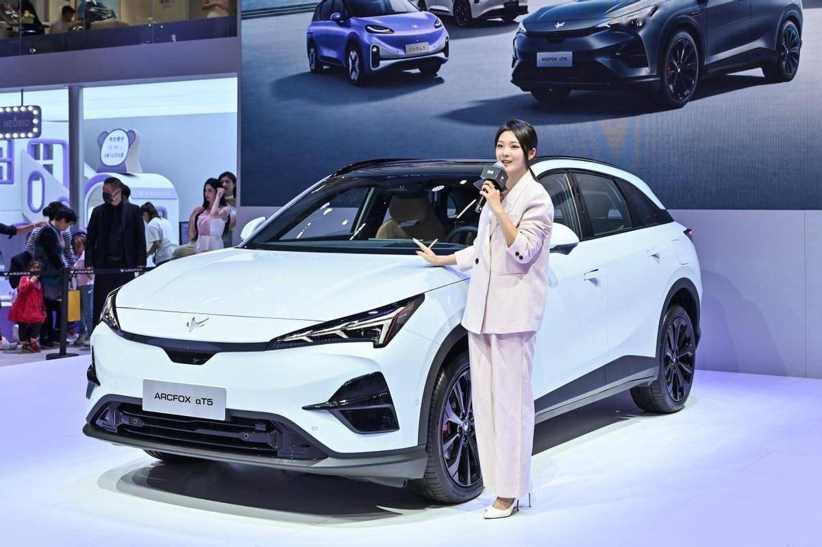 预售15.58万起，同级首搭800V超充，阿尔法T5对比大众ID.4 CROZZ_搜狐汽车_搜狐网