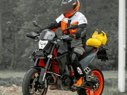 KTM双缸650cc新动力平台曝光..._搜狐汽车_搜狐网