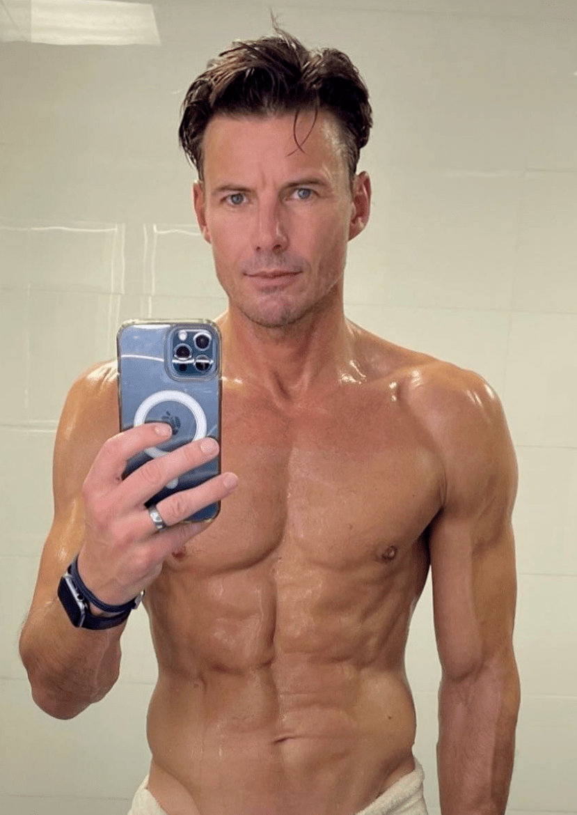 51岁瑞典顶级超模最新自拍，我愿称之为男模的巅峰！_Alex_身材_自律