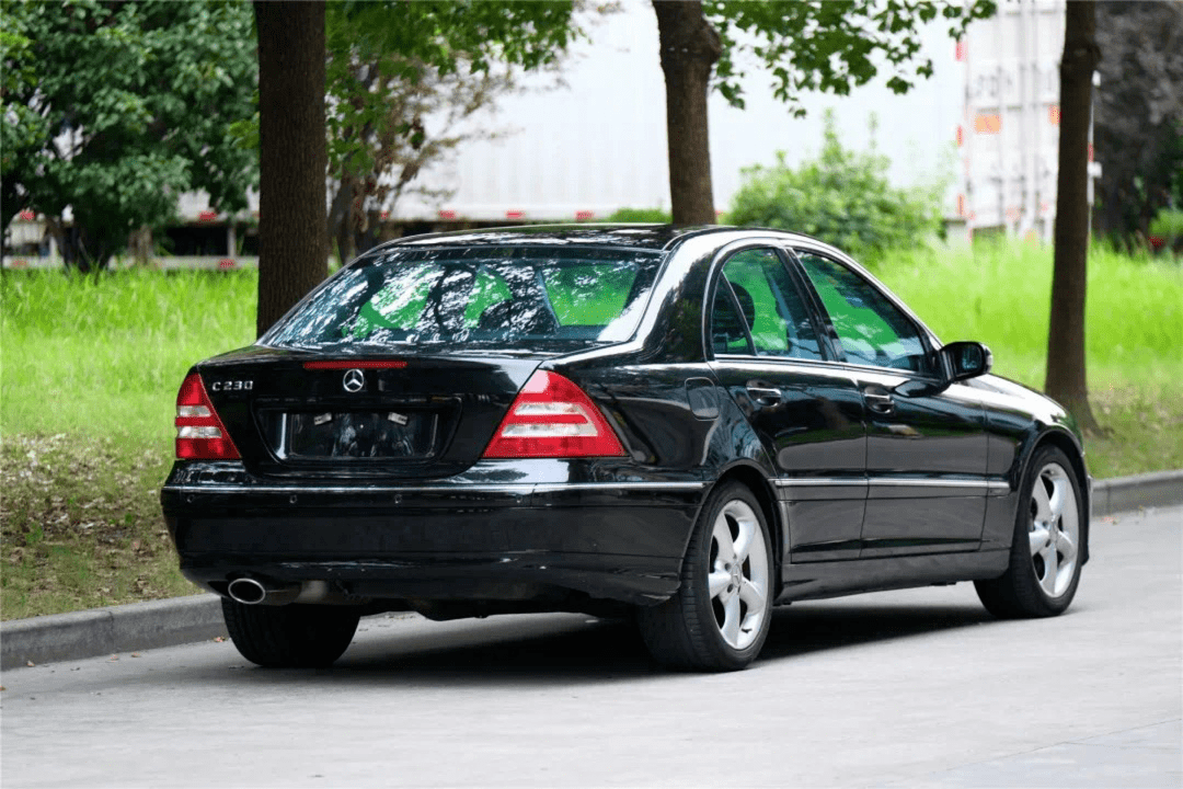 【路试笔记】舍不得开，舍不得带人，还舍不得换——二手奔驰W204代C260_搜狐汽车_搜狐网