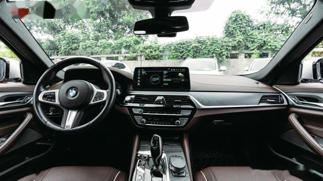 (最新到店)30万出头开5系，还能上绿牌，别错过！【宝马5系新能源 改款 535Le M运动套装】_搜狐汽车_搜狐网