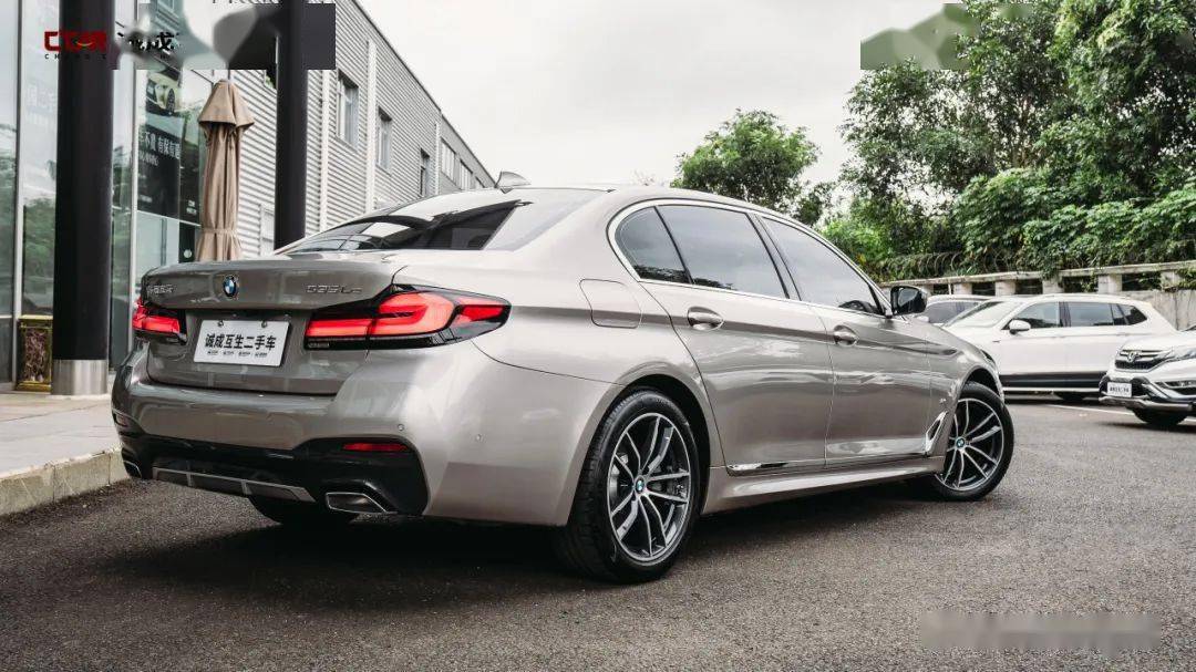 (最新到店)30万出头开5系，还能上绿牌，别错过！【宝马5系新能源 改款 535Le M运动套装】_搜狐汽车_搜狐网